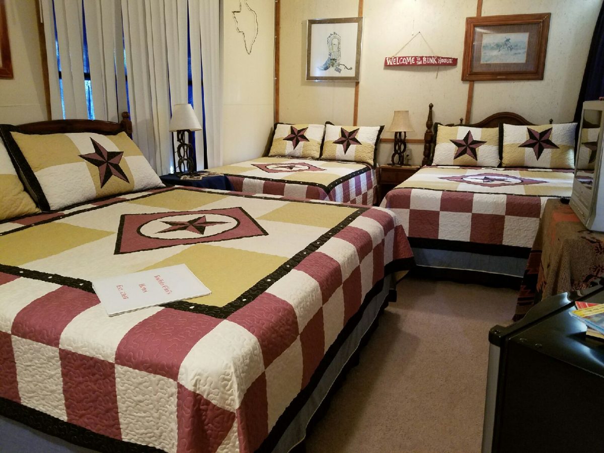 Accommodations – Buffalo Girls Hotel