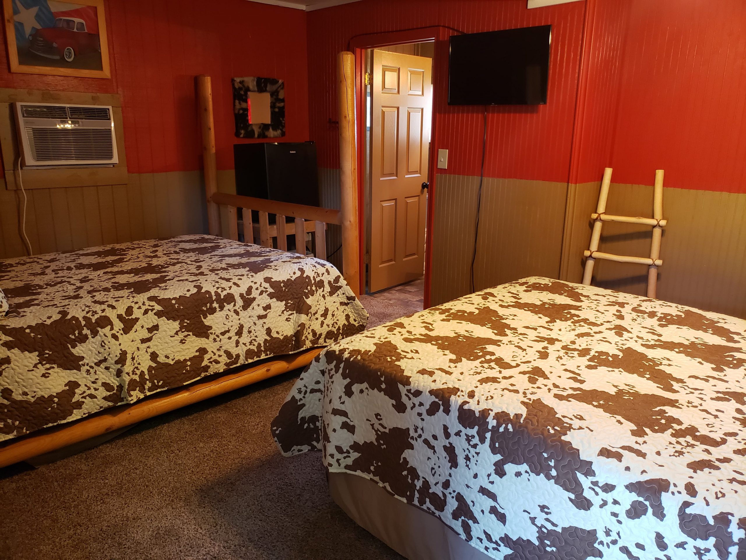 Accommodations – Buffalo Girls Hotel